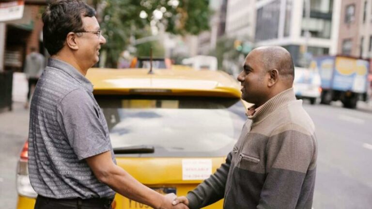 How to Respond when someone Says "Hi" — 14 Best Ways